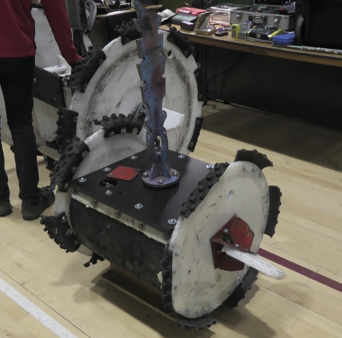 The Saint | Ultimate Robot Archive Wikia | Fandom