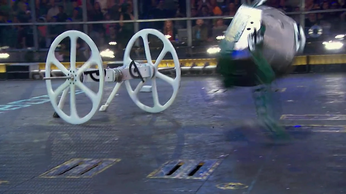 HUGE | Ultimate Robot Archive Wikia | Fandom