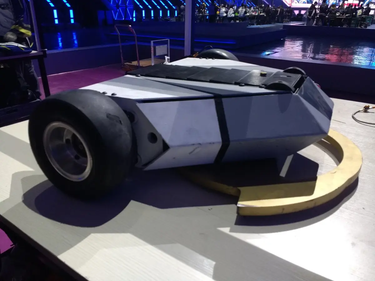 008 | Ultimate Robot Archive Wikia | Fandom