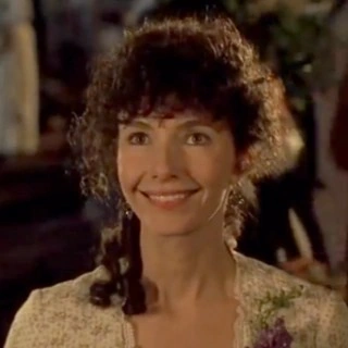 Clara Clayton | Universal Studios Wiki | Fandom