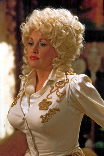 Mona Stangley | Universal Studios Wiki | Fandom
