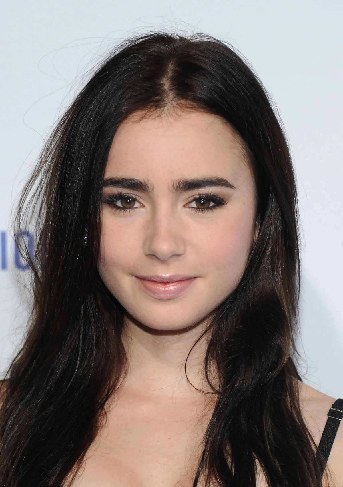 Lily Collins | Wiki Universo ReyNández | Fandom