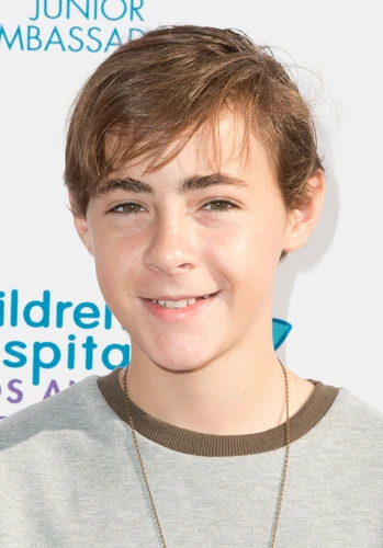 Anton Starkman | Wiki Universo ReyNández | Fandom