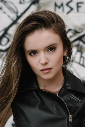 Lara Robinson | Wiki Universo ReyNández | Fandom