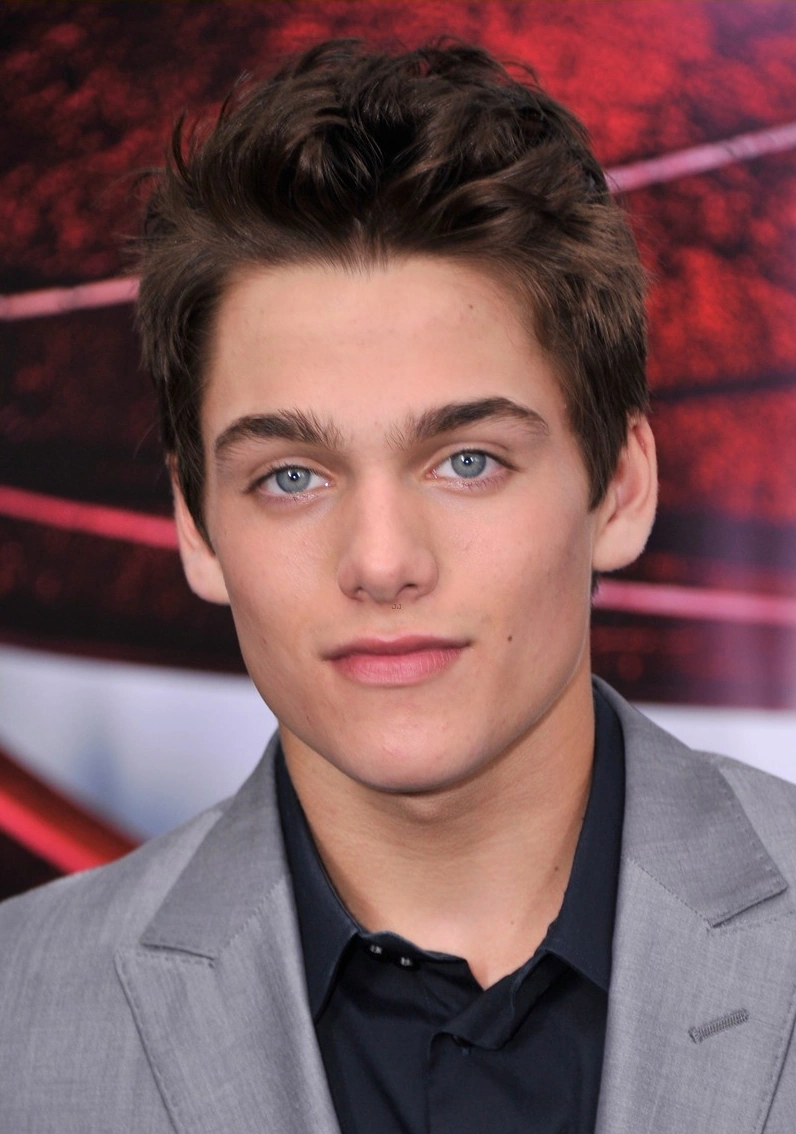 Dylan Sprayberry | Wiki Universo ReyNández | Fandom