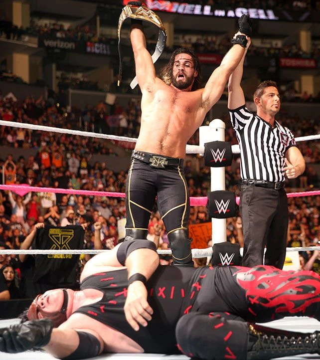 Wwe La Autoridad Dean Ambrose Salva A Roman Reigns Del Ataque De La