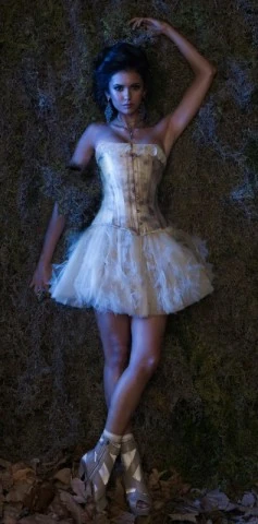 Nina Dobrev | Wiki Vampire Diaries | Fandom