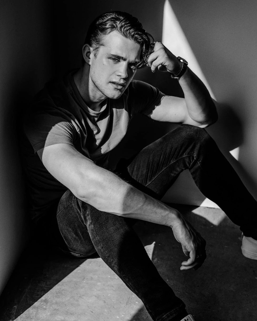 Leo Woodall | Vampire Academy Series Wiki | Fandom