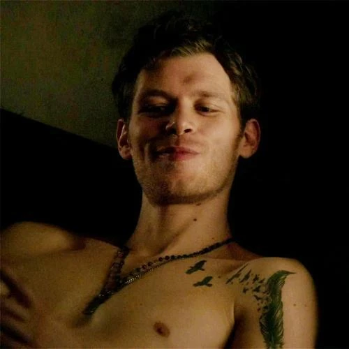 Damon Bennett Shirtless