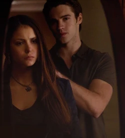 Elena Und Jeremy Gilbert El Poder Del Vínculo Entre Los Gilbert En