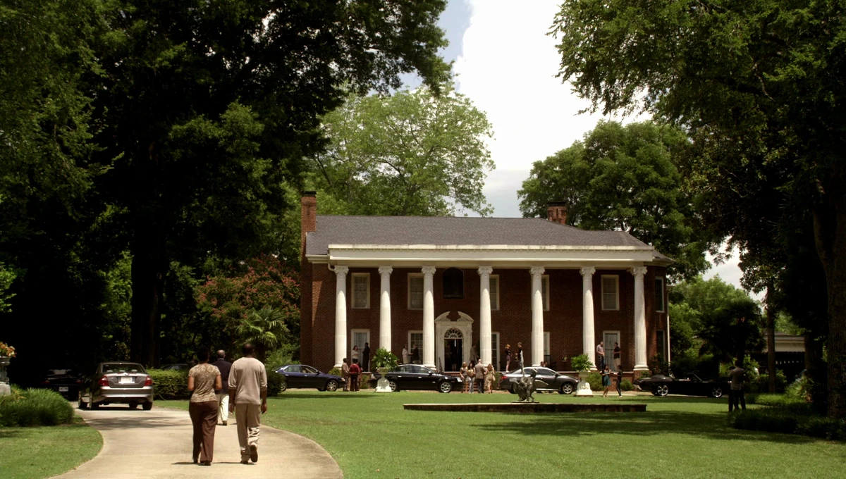 Category:Funerals and Memorials | The Vampire Diaries Wiki | Fandom