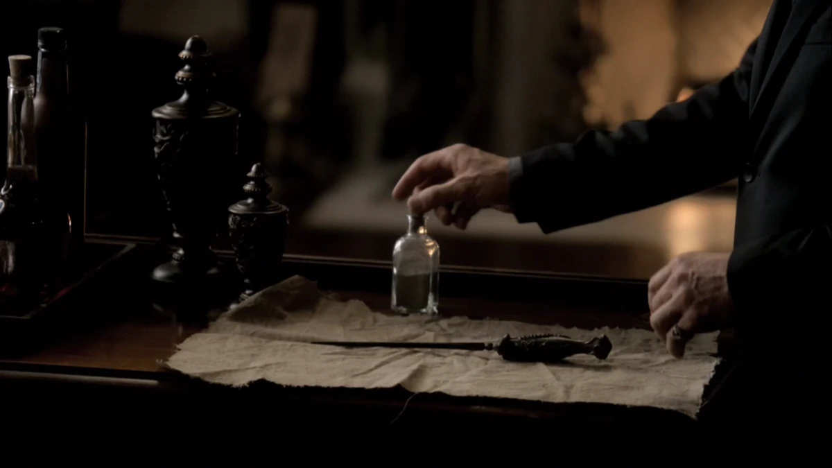 White Oak Ash Daggers | The Vampire Diaries Wiki | Fandom