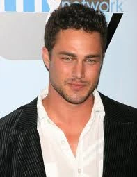 Taylor Kinney Vampire Diaries Karakter