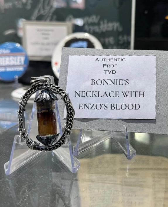 Collier de Bonnie | Wiki Vampire Diaries France | Fandom