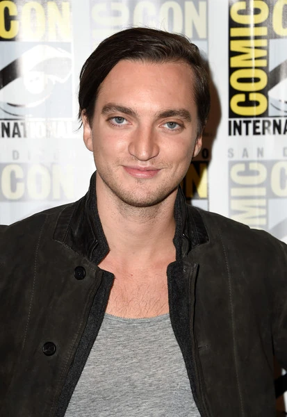 Richard Harmon | Van Helsing Wiki | Fandom