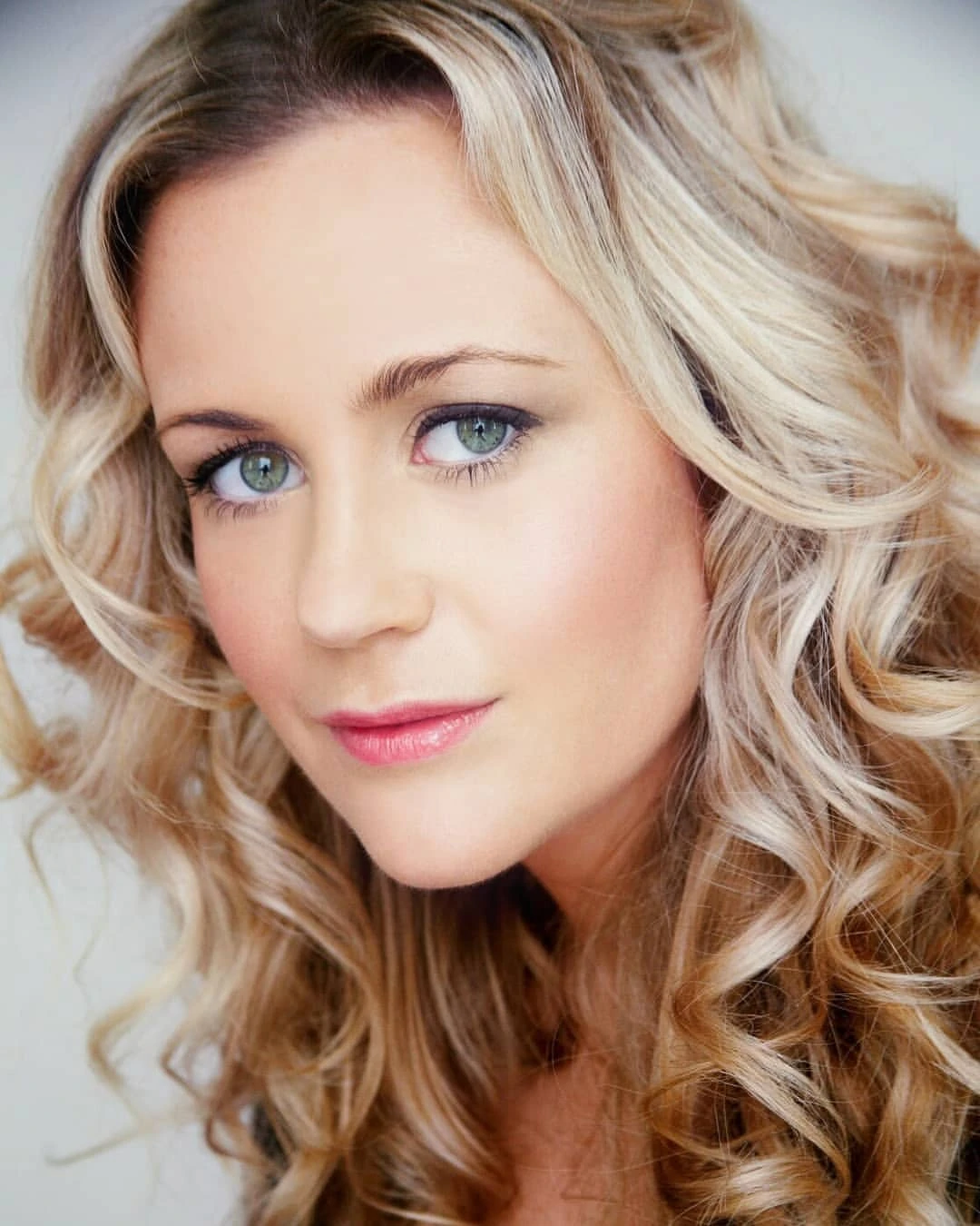 Rachael Carpani V C Andrews Wiki Fandom Rachael Carpani V C Andrews Wiki Fandom