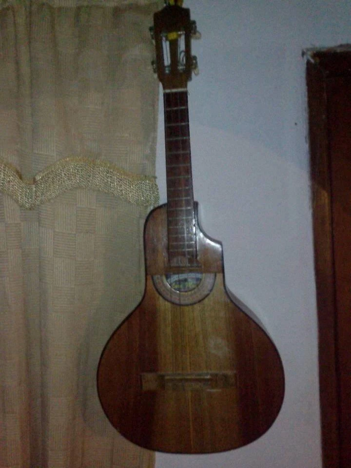 Bandola | LUIS Wiki | Fandom