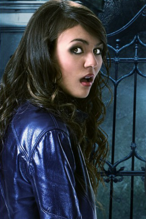 Victoria Justice As A Vampire