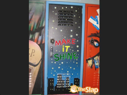 What Does Cat Valentine Locker Look Like