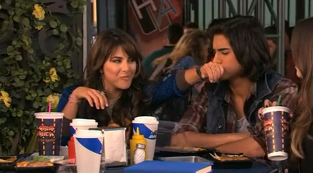 Victorious Beck And Trina Kiss