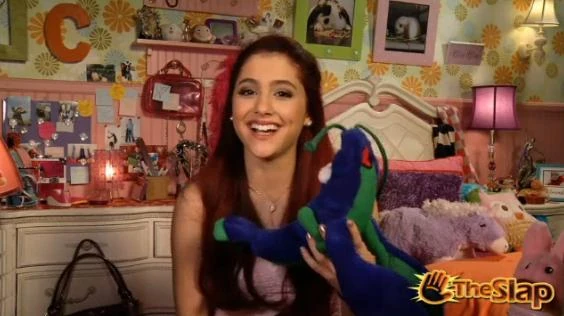 Tweet Time With Cat | Victorious Wiki | Fandom