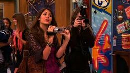 Robarazzi | Victorious Wiki | Fandom