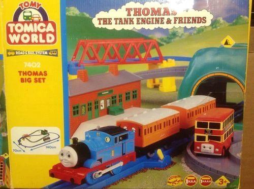 TOMY Tomica World: Thomas The Tank Engine and Friends - Thomas Big Set ...