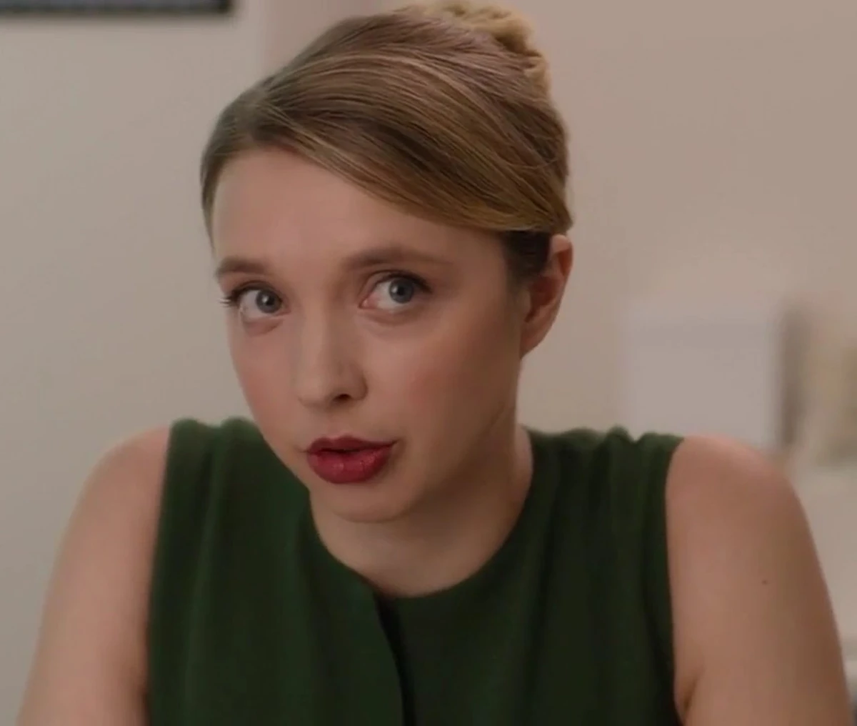 Sarah Davis (Picture Perfect Mysteries) | Villainous Beauties Wiki | Fandom