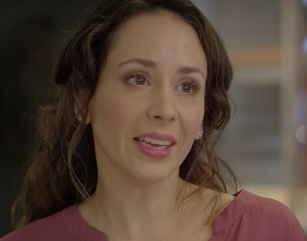 Megan Montrose (Ruby Herring Mysteries) | Villainous Beauties Wiki | Fandom