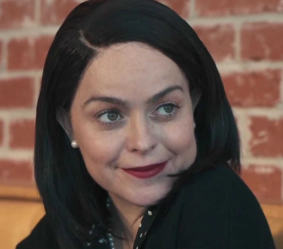 Karen Drexler (Karen) | Villainous Beauties Wiki | Fandom