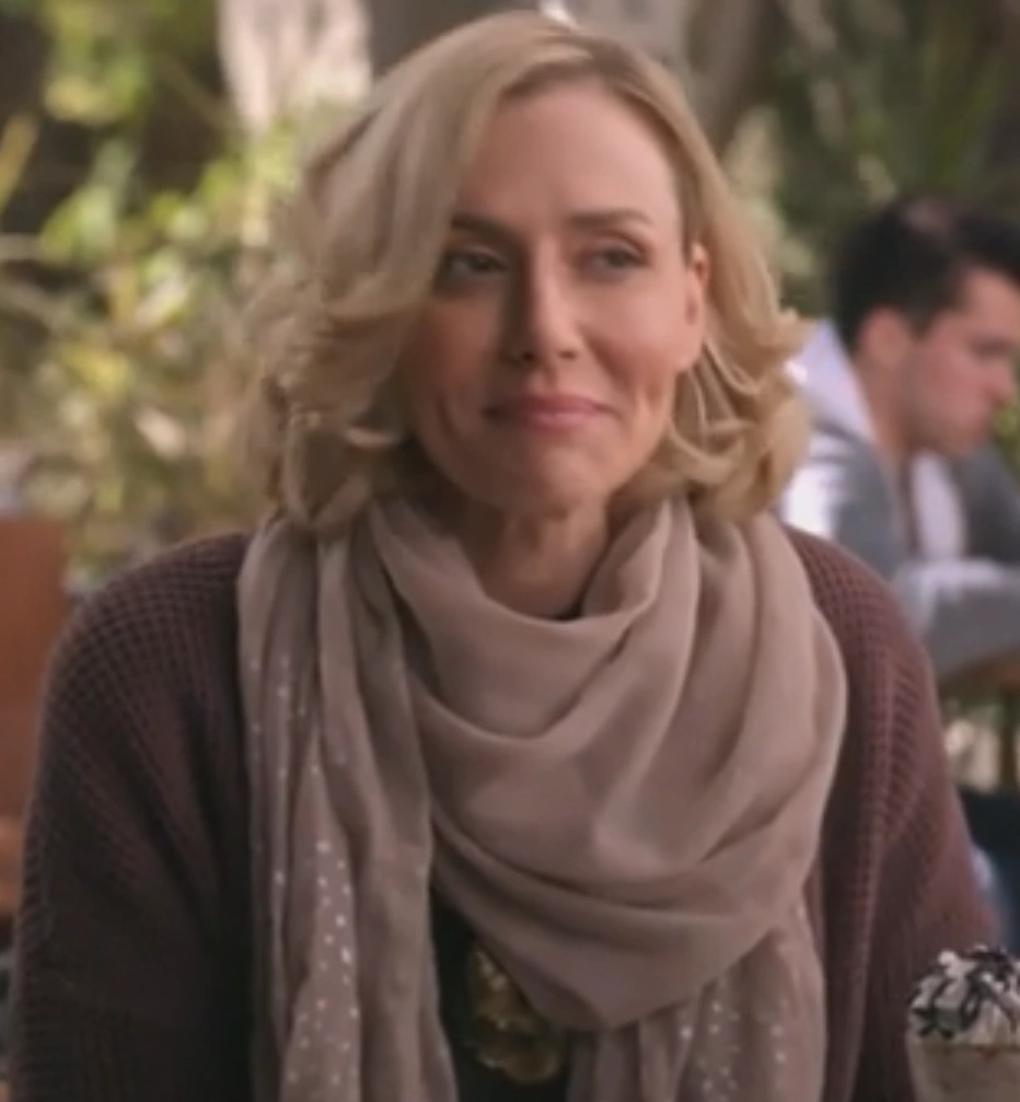 Dianne (Desperate Widows) | Villainous Beauties Wiki | Fandom