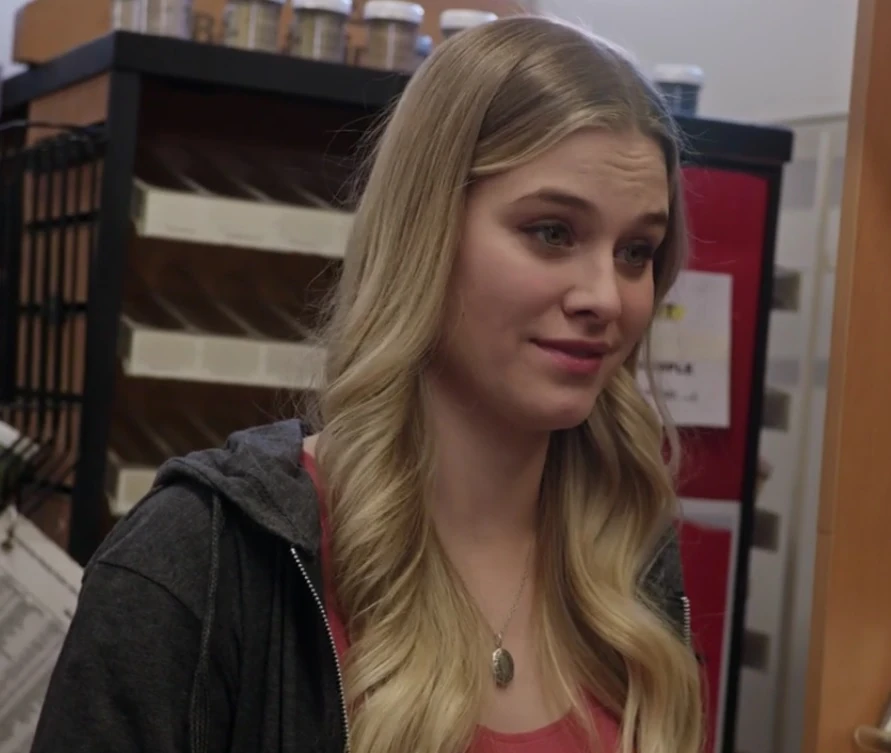 Elle Fawcett (One Small Indiscretion) | Villainous Beauties Wiki | Fandom