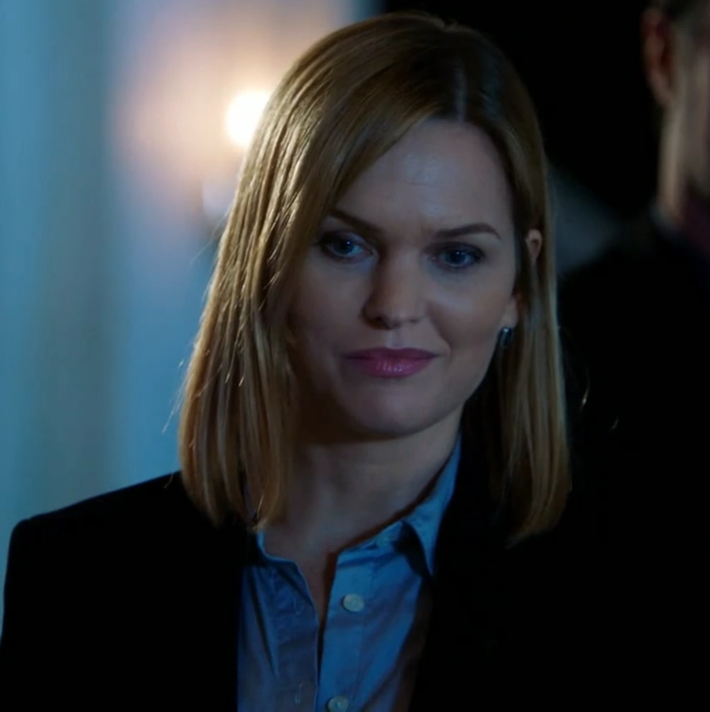 Codex Recruiter (MacGyver) | Villainous Beauties Wiki | Fandom