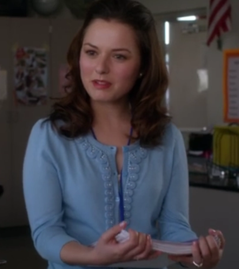 Lisa Kerrigan (Medium) | Villainous Beauties Wiki | Fandom