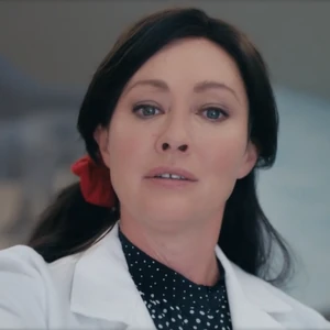 Dr. Destiny (Heathers 2018) | Villainous Beauties Wiki | Fandom