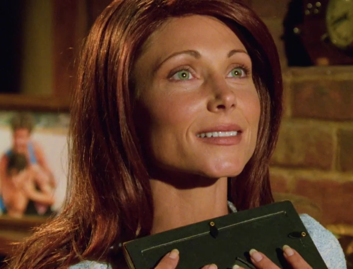 Sara Chapman (Baywatch) | Villainous Beauties Wiki | Fandom