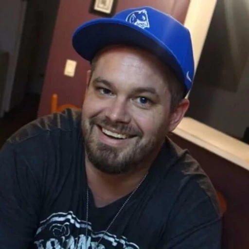 Charlie Green Makeup Artist Biography | Saubhaya Makeup