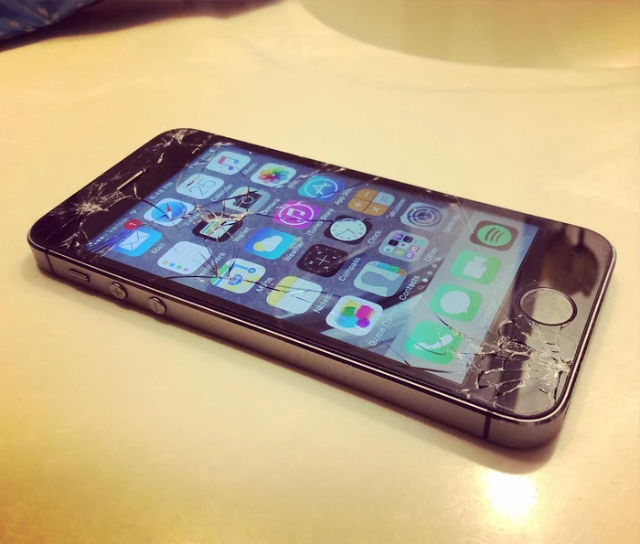 IPhone 5s (Plainrock124) | Villains Wiki | Fandom