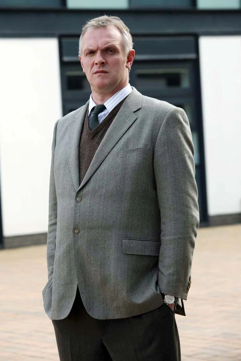 Mr. Gilbert | Villains Wiki | Fandom