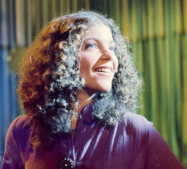 Sue Snell | Disney Versus Non-Disney Villains Wiki | Fandom