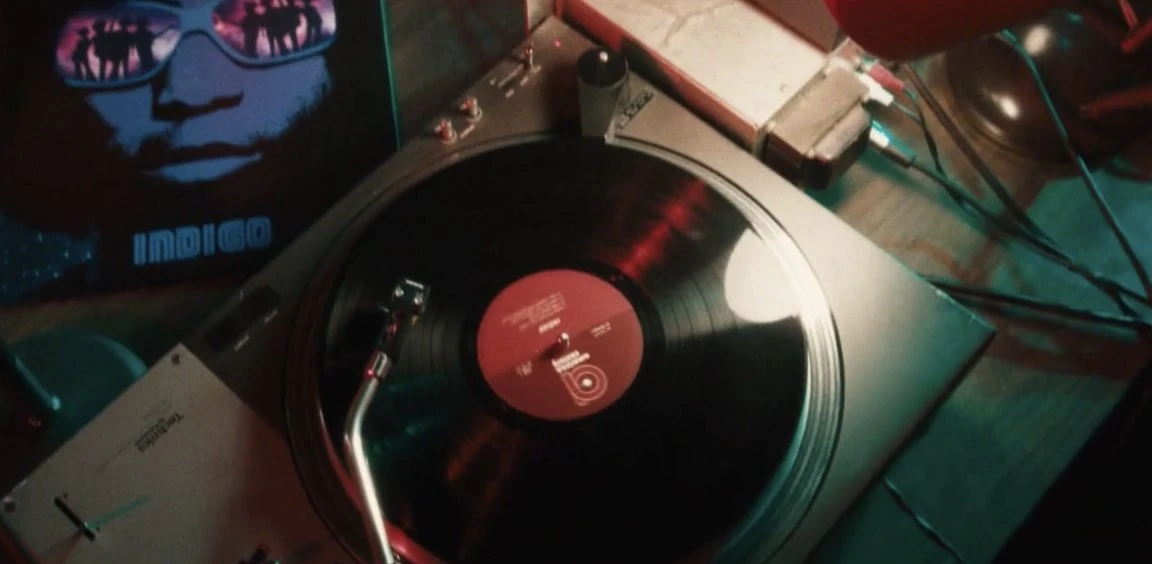 Indigo | Vinyl Wikia | Fandom