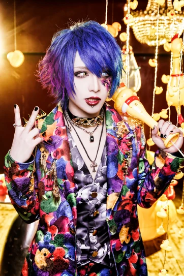 Kōji (GARAKUTA) | Wiki Visual Kei | Fandom