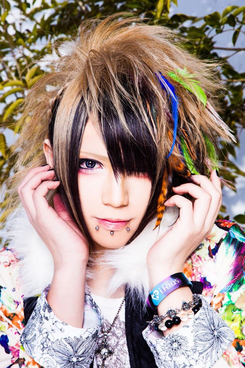 Neon (i.Rias) | Wiki Visual Kei | Fandom