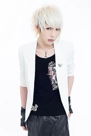 Tomoya (Mebius) | Wiki Visual Kei | Fandom