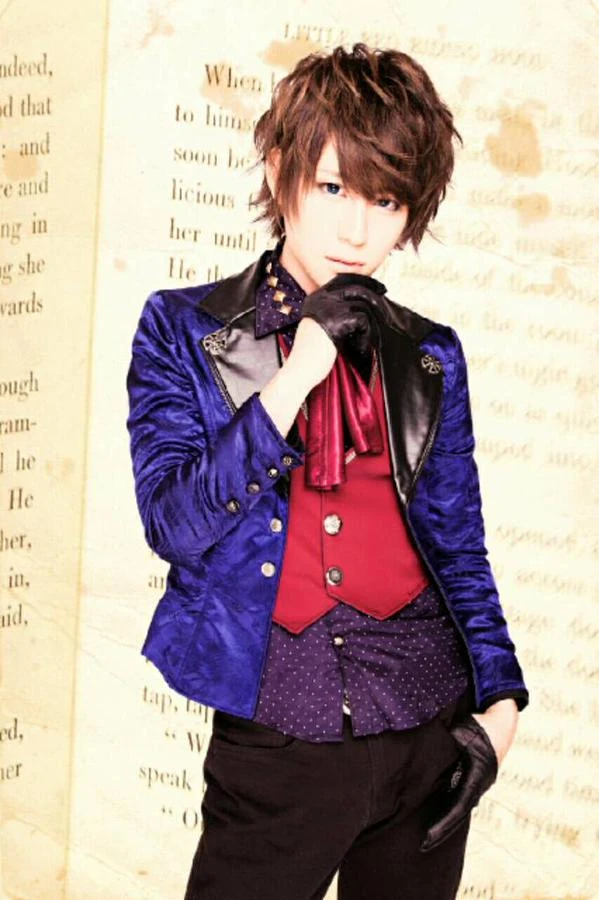 Maki (FoLLoW) | Wiki Visual Kei | Fandom