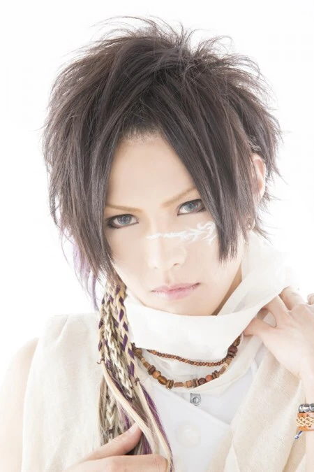 Shia | Wiki Visual Kei | Fandom