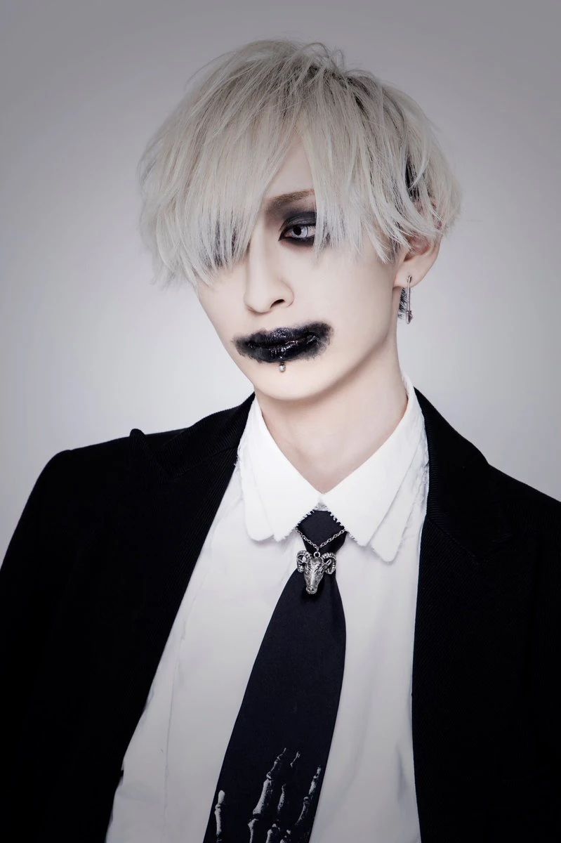 En (NINTH IN PLUTO) | Wiki Visual Kei | Fandom