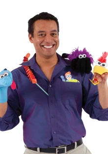 Noel MacNeal | Voice Actors from the world Wikia | Fandom