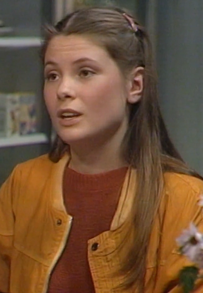 Louise Raeder | Voice Actors from the world Wikia | Fandom