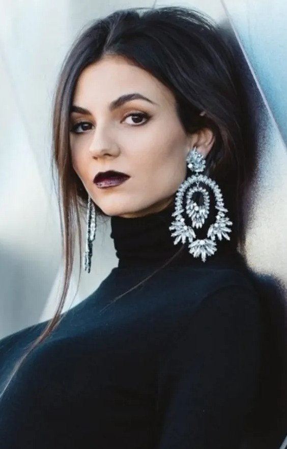 Victoria Justice | Voice Actors from the world Wikia | Fandom